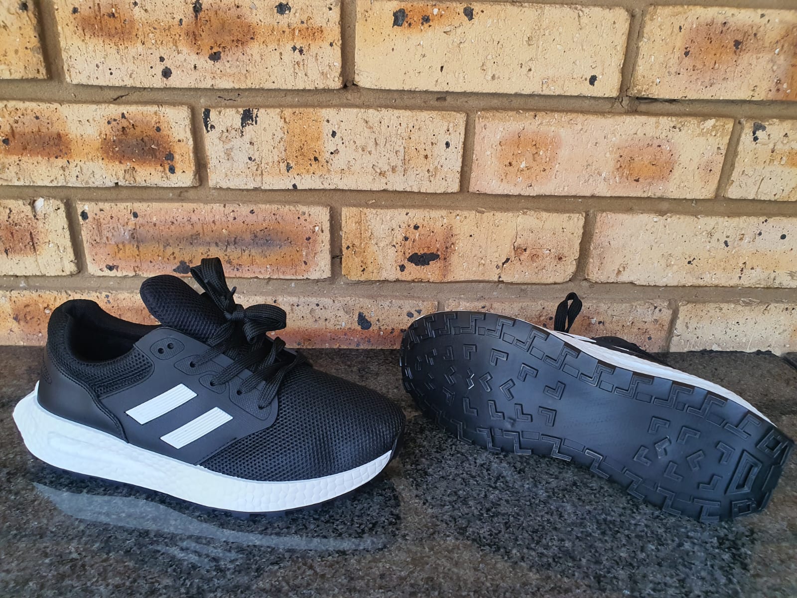Totto Black/White – Exotic Shoes