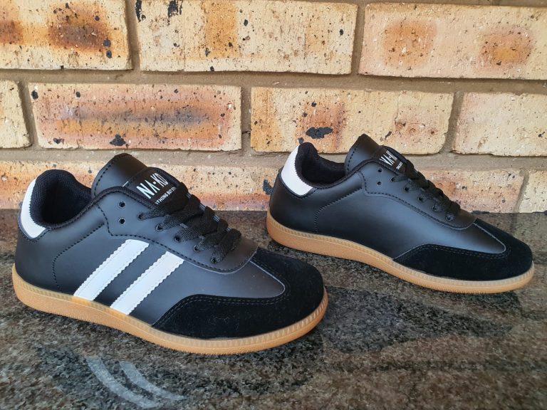 Takkies – Exotic Shoes